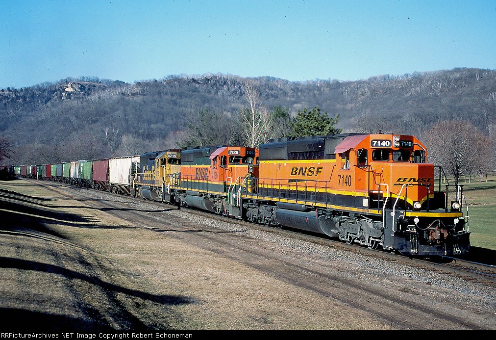 BNSF 7140 at